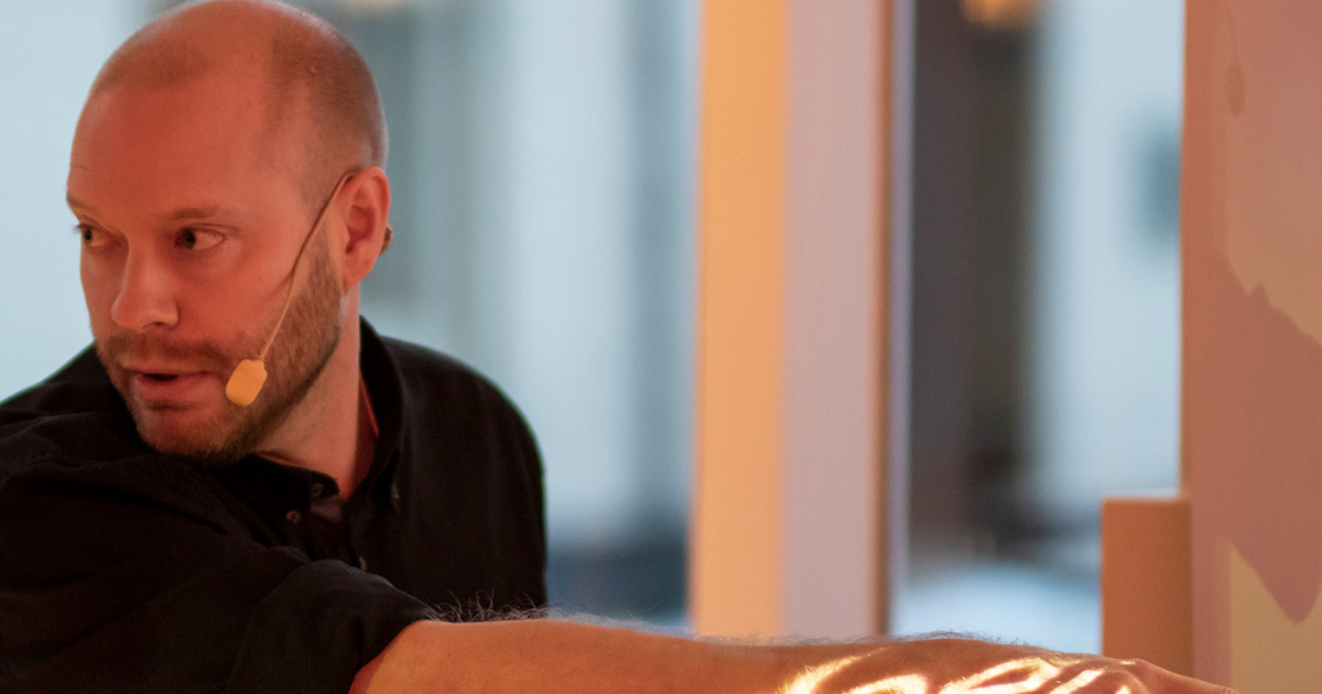 Svante Pettersson tar plats i scenprogrammet!