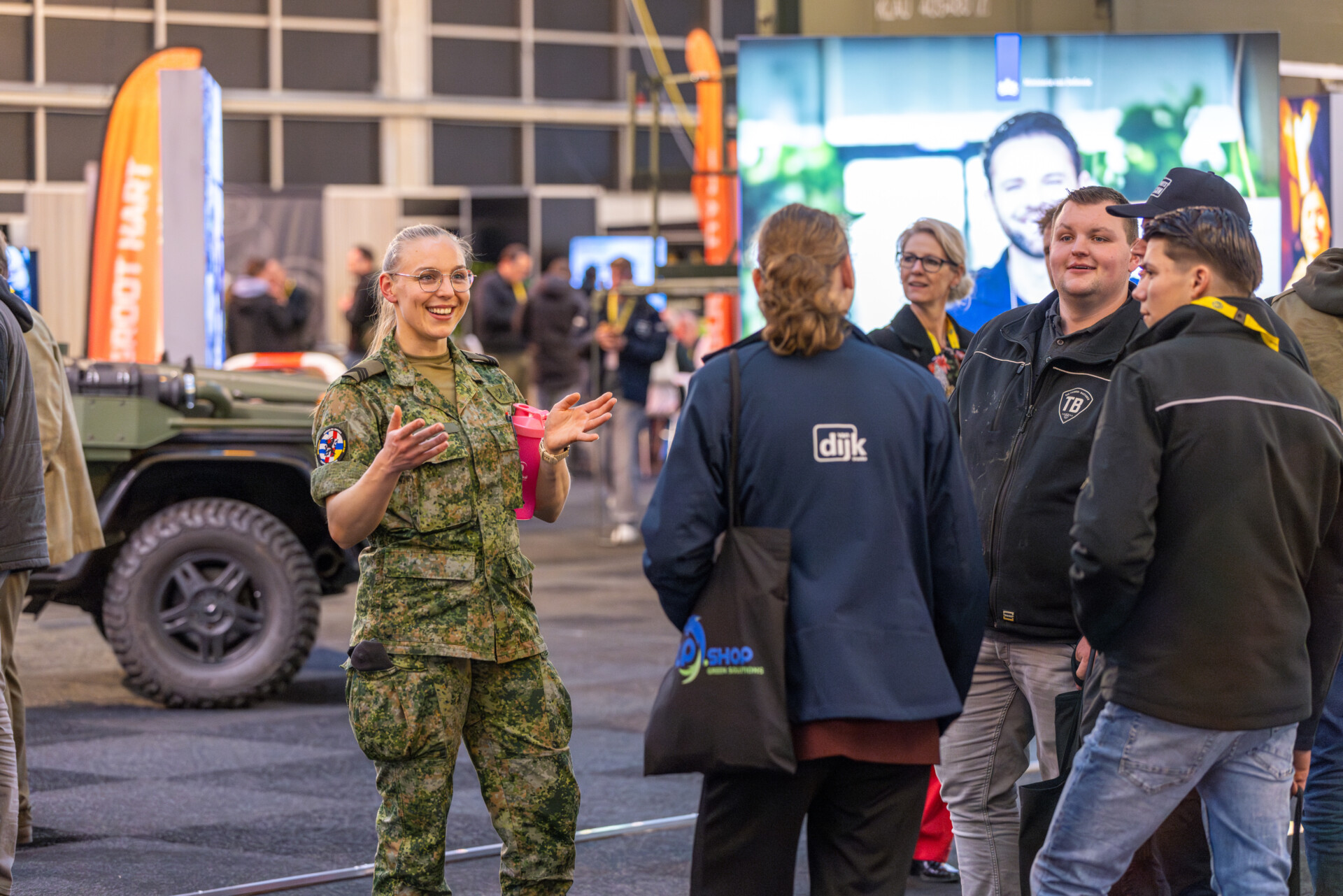 Defensie op Auto Prof: ontmoet de militaire autotechnici ...