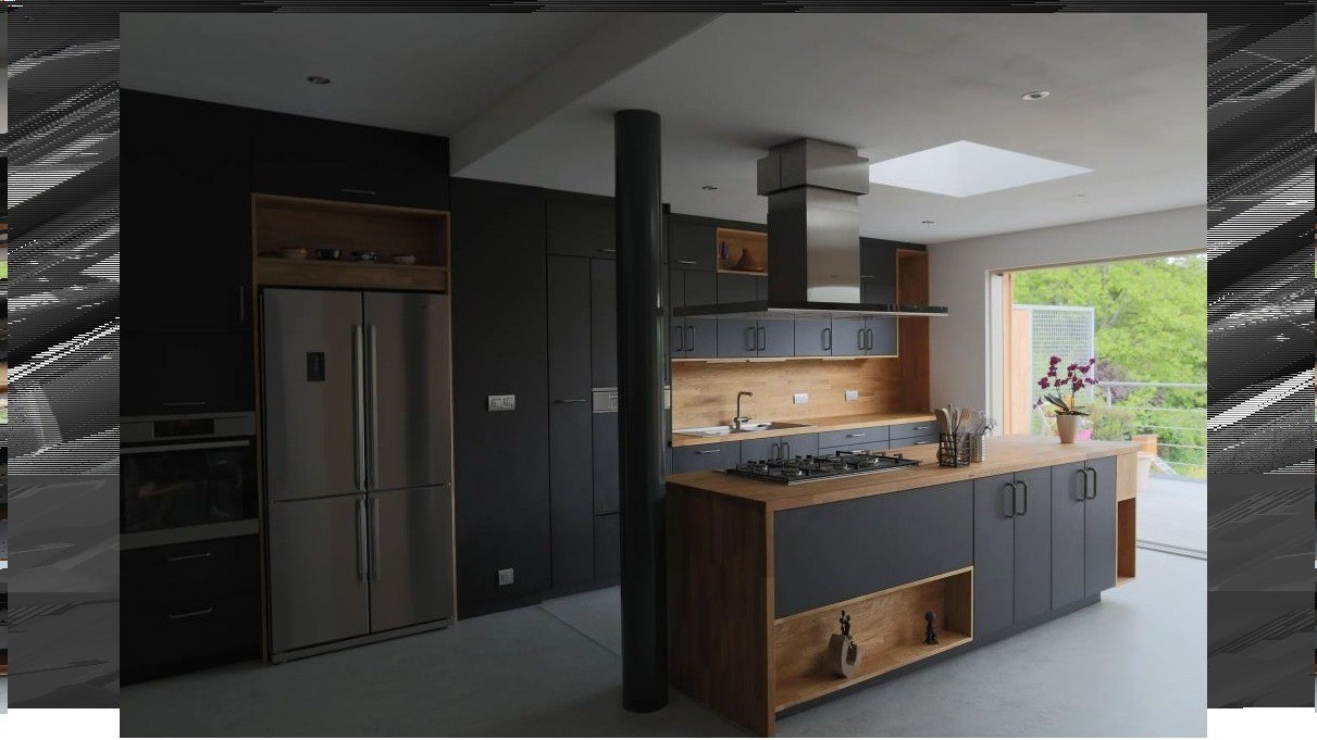 Cuisine MDF noir et lamellé collé chêne – Bois et Habitat