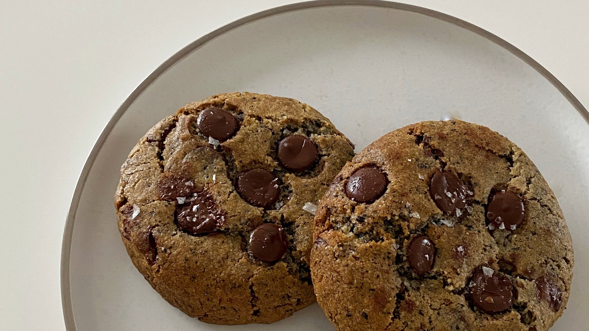 Black Sesame Dark Choco – Heroes Dutch Comic Con