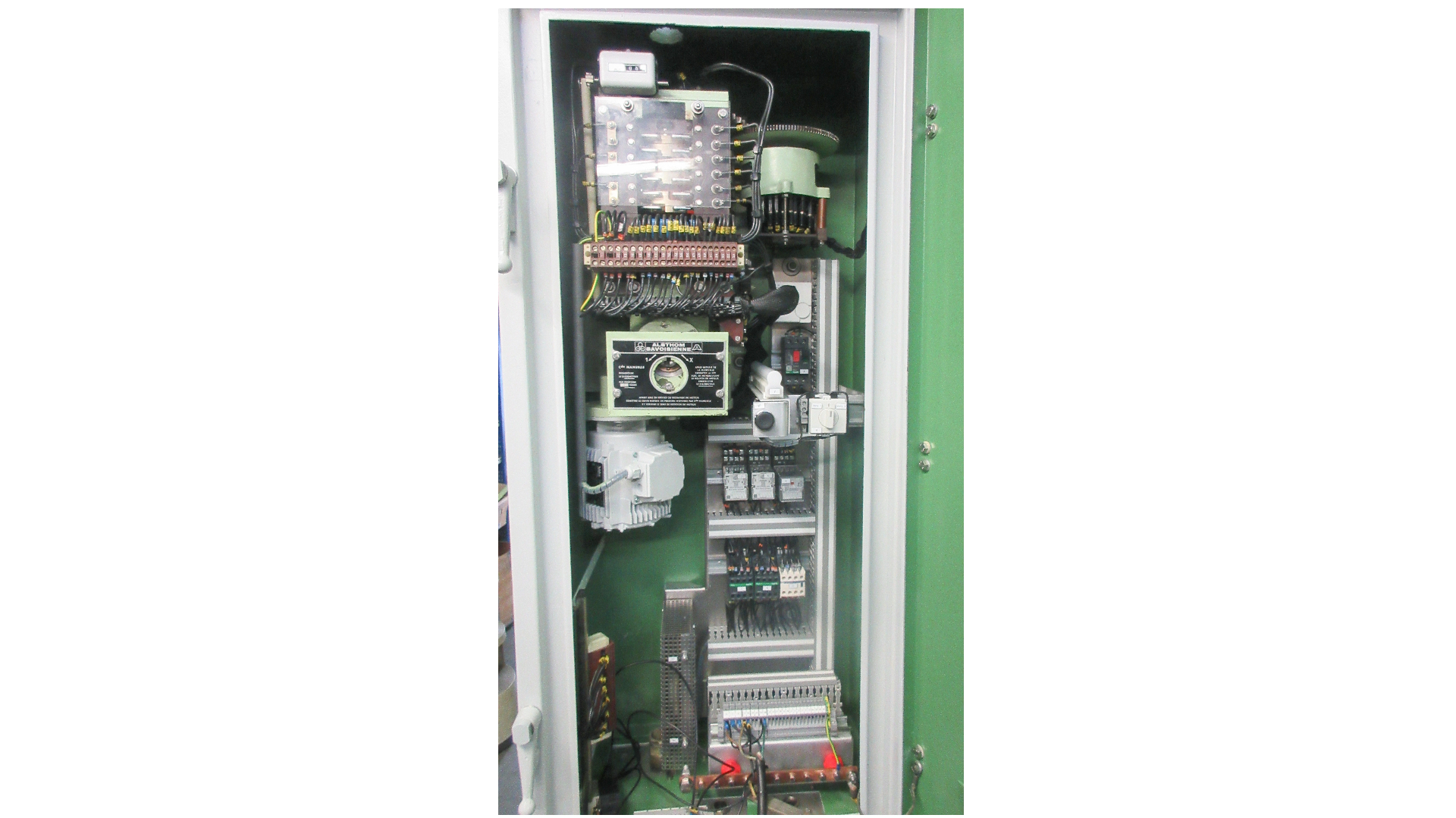 Transformer Control Cabinets & Motor Drives – Industrie & Maintenance