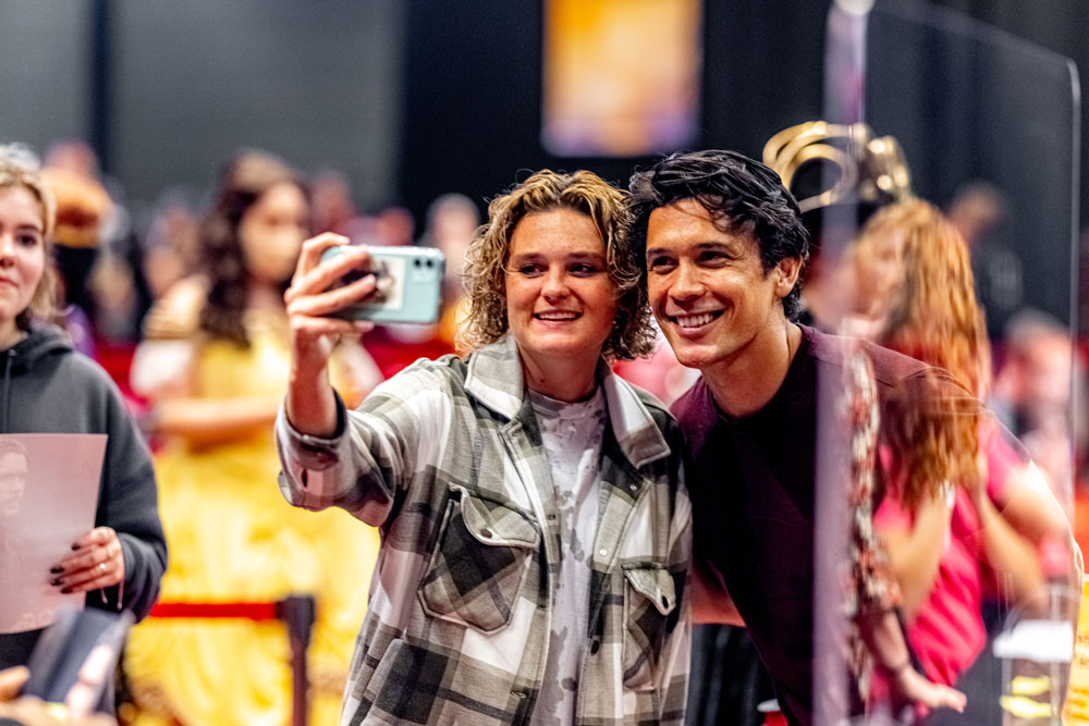 Les invités de FACTS: Découvrez les acteurs & artistes!