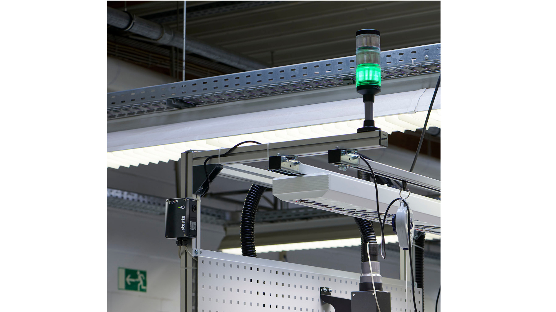 Location-independent remote management of stack lights – EMPACK Messe DE