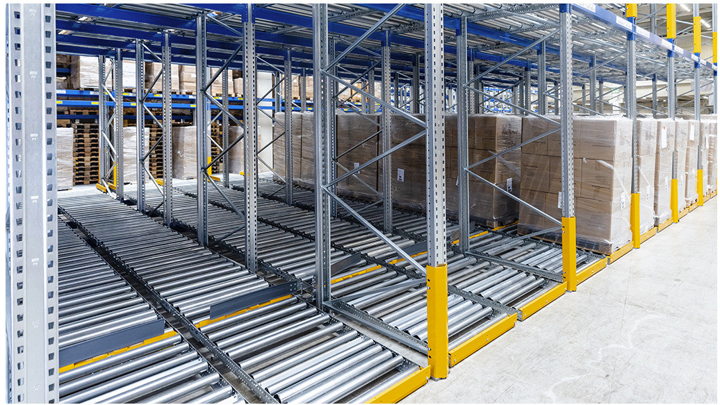 Paletten­durchlaufregale – EMPACK Messe DE