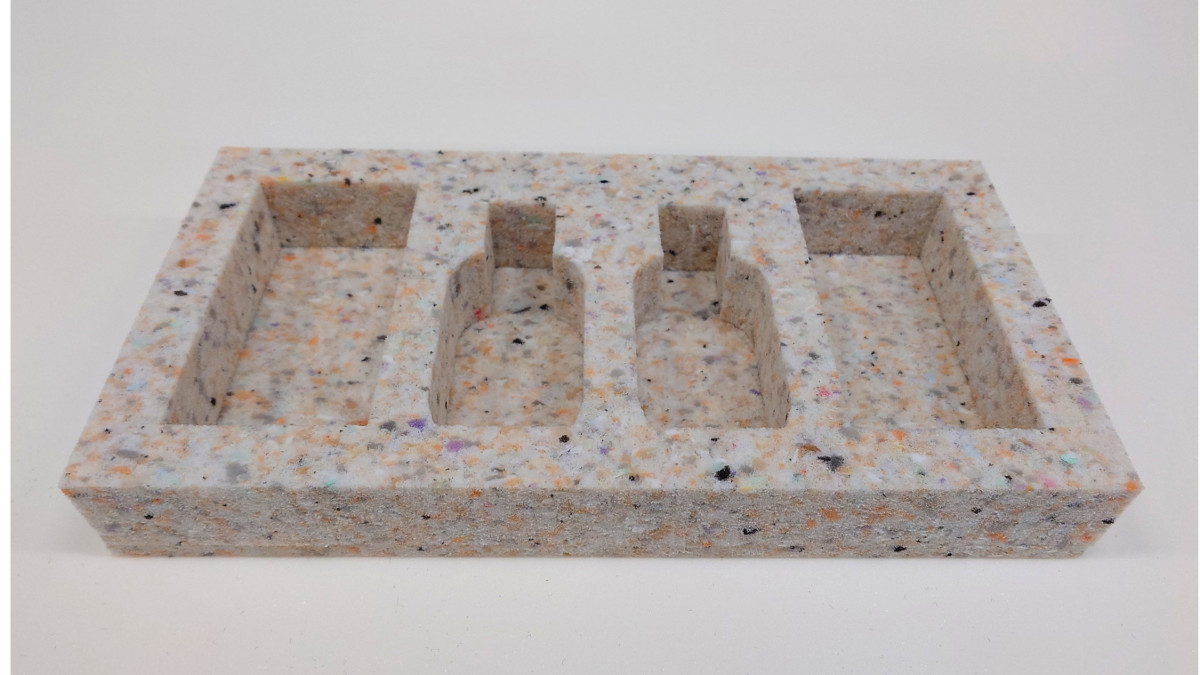 Interno Valigetta in PE-LD – Packaging Premiere & PCD Milan