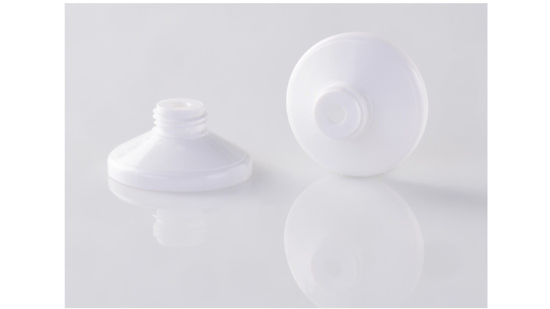 Our tube shoulder with an M15 thread in PE – Paris Packaging Week