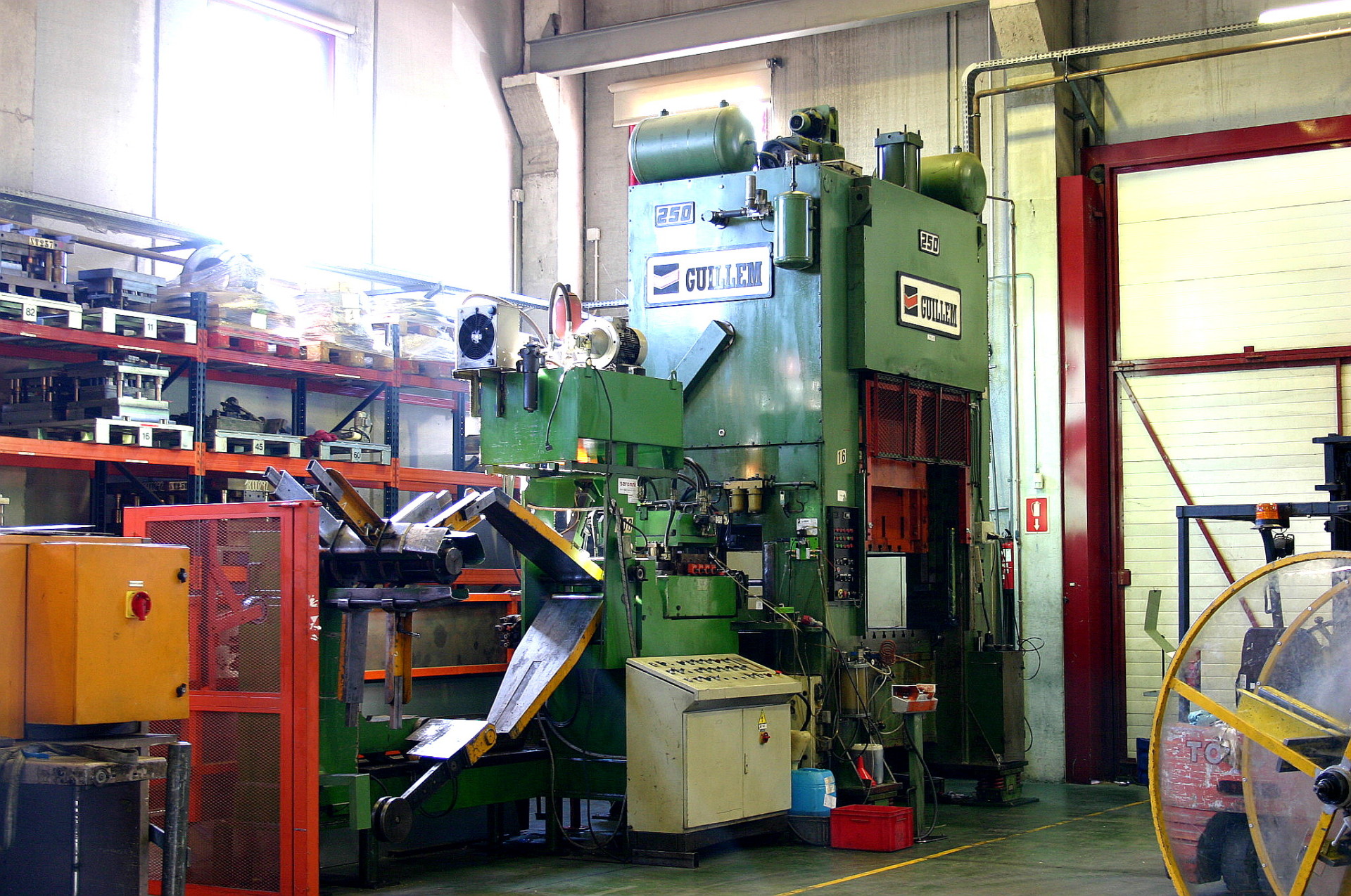 Stamping of metal components - Advanced Manufacturing Madrid