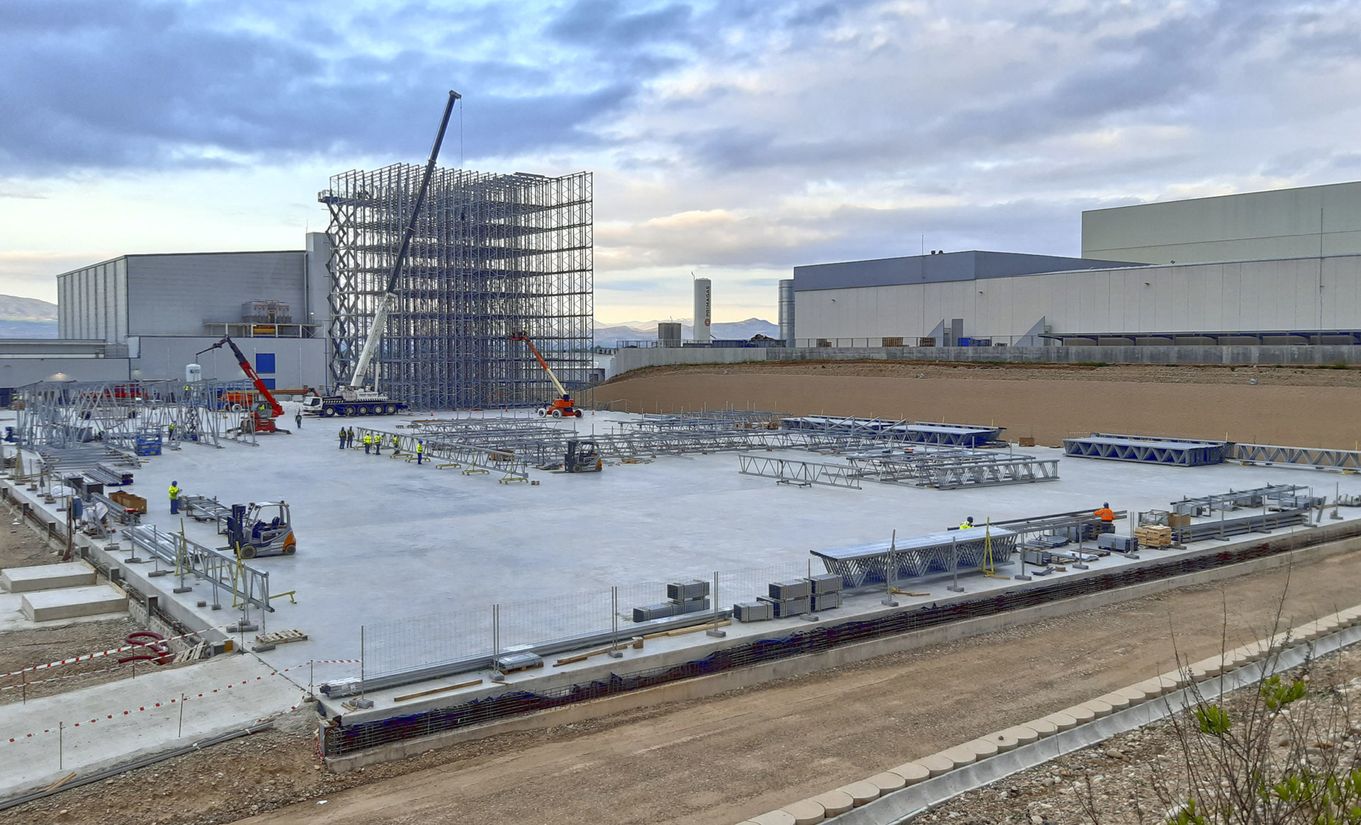 AR Racking diseña e instala el nuevo almacén autoportante de Virto ...