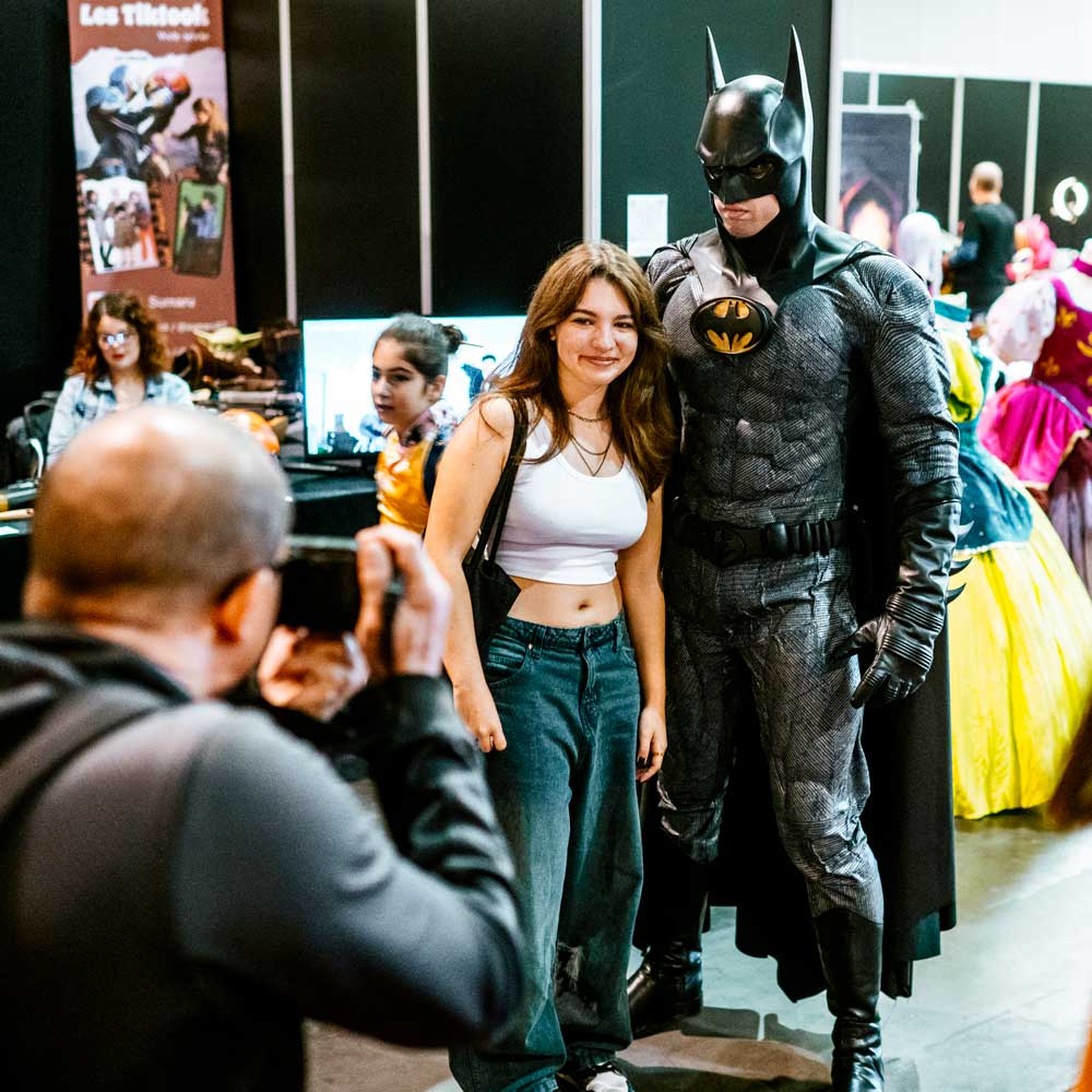 Fan-Village-Batman-Cosplayer-Tiktooks-HCC-2024 – Heroes Comic Con Belgium